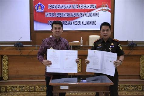 Kejari Klungkung Dengan Pemda Klungkung Tandatangani Nota Kesepahaman