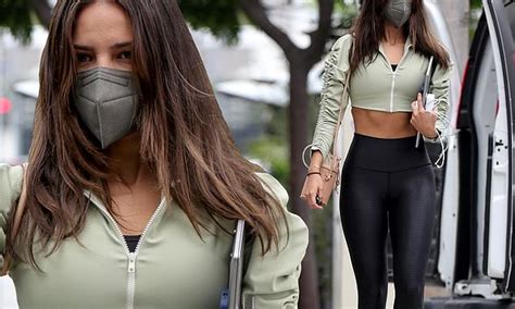 Eiza Gonzalez Puts Toned Tummy On Display In Crop Top While Out For