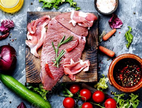 Background Daging Segar Dengan Bahan Untuk Memasak Daging Mentah Foto