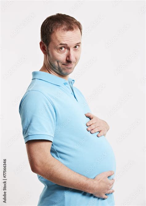 Mann Ist Schwanger Stock Foto Adobe Stock