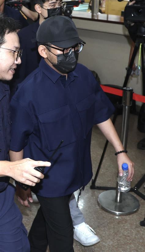 黃子佼涉強制猥褻到地檢署交保 檢禁騷擾被害人 娛樂即時 娛樂 世界新聞網