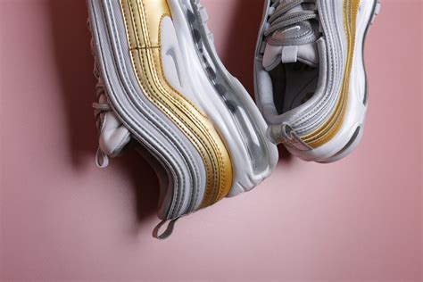 Женские кроссовки Nike Wmns Air Max 97 Se Aq4137 001 купить