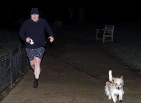 Johnson E Sempre Piu Nei Guai E Scappa Dalle Inchieste Correndo Via
