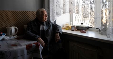 How A Us Teacher Evaded Russian Troops In Kherson For 8 Months The