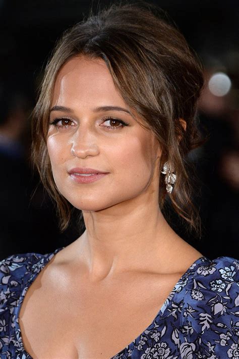 alicia vikander hair and makeup best beauty looks 2016 glamour uk