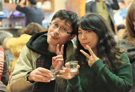 무료 이미지 사람들 군중 두 알코올 장난 음주 파티 이상한 선술집 대학로 남자와 여자 2048x1408