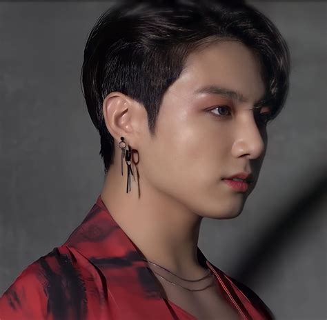 방탄소년단 정국 콘셉트 포토북 개인 영상 최초 300만뷰 돌파 최다 좋아요 美매체 주목 스타뉴스