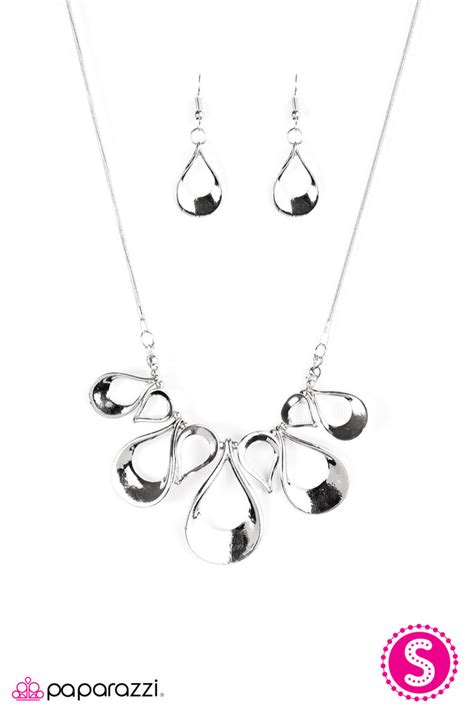 Paparazzi Mystifying Silver Necklace