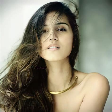 Young Tara Sutaria 😍 ️💙🤍🖤🥵🤤 R Tarasutaria