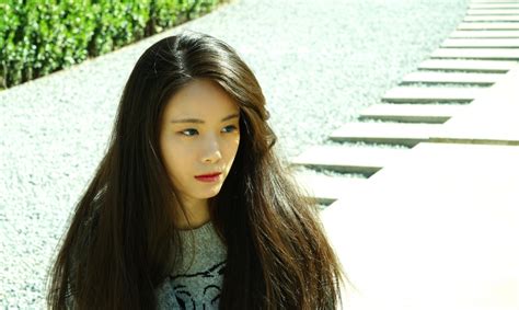 무료 이미지 사람 소녀 여자 사진술 모델 유행 헤어 스타일 미소 긴 머리 얼굴 드레스 눈 피부