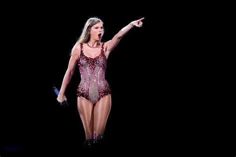 Hình ảnh Khiêu Dâm Ghép Gương Mặt Taylor Swift Khiến Luật Pháp Mỹ Thay