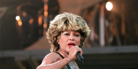 Mort De Ronnie Turner Tina Turner Rend Un Hommage Très émouvant à Son