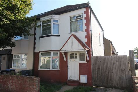 3 Bed Detached House For Sale In Cornwallis Road Edmonton London N9