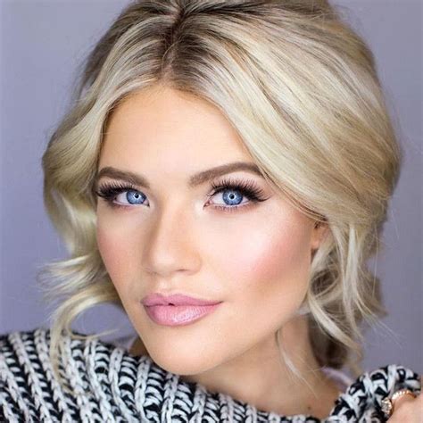 Wonderful 15 Smokey Eye Makeup For Blue Eyes And Blonde Hair Ideas