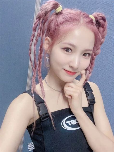 Cherry Bullet Remi