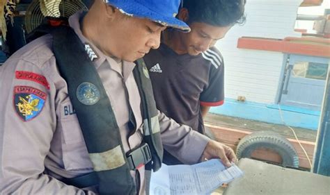 Ditpolairud Cek Dokumen Kapal Yang Melintas Di Das Mentaya Kalteng Today