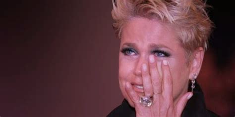 Após Aceitar A Jesus E Ao Saber Que Vai Ser Batizada Xuxa Se Emociona E