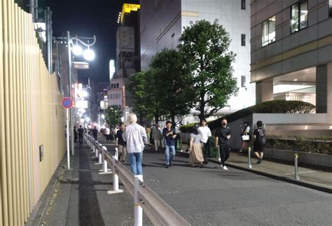 ルポ路上売春：ホテル入り口で「警察です」 歌舞伎町で急増の路上売春、集中摘発 [写真特集1 4] 毎日新聞