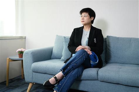 林志潔要當董事長、又要教課 三明治世代的她怎麼照顧失智母親？｜天下雜誌