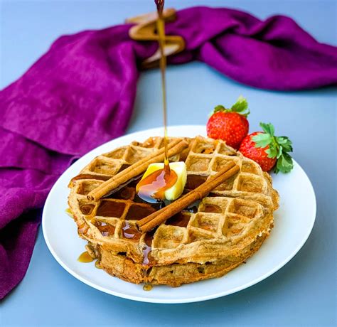 Easy Keto Low Carb Cinnamon Roll Chaffles {video}
