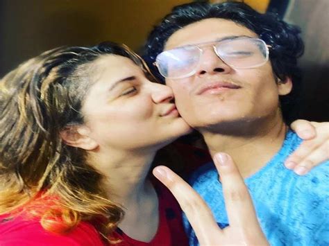 Superstar Paribaar Host Srabanti Chatterjee Shares A Cute Picture To