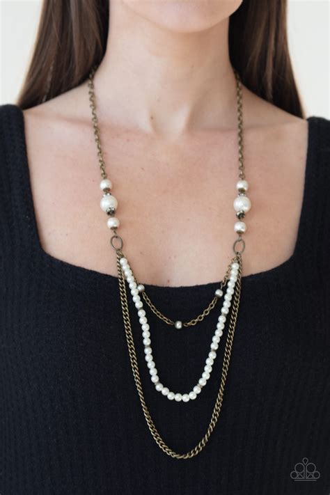 Paparazzi Very Vintage Brass Chain White Pearl And Rhinestone Neckla