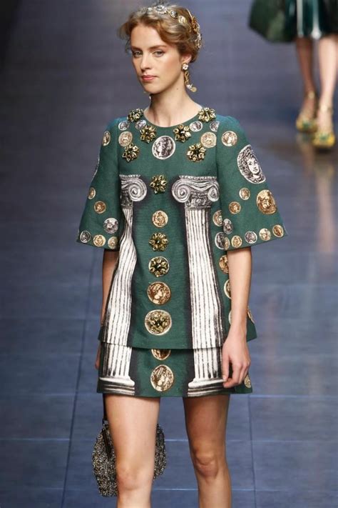 Close Up Dolce And Gabbana Ready To Wear Spring Summer 2014 Milan