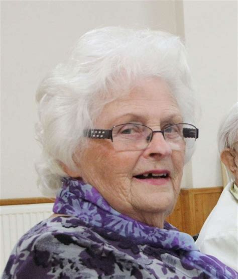 Betty Edwards [profiles] • Instagram Twitter Tiktok Foller