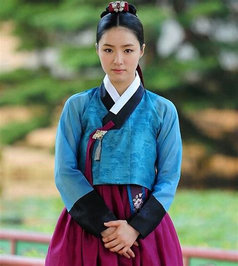 pin di shin se kyung in korean dress