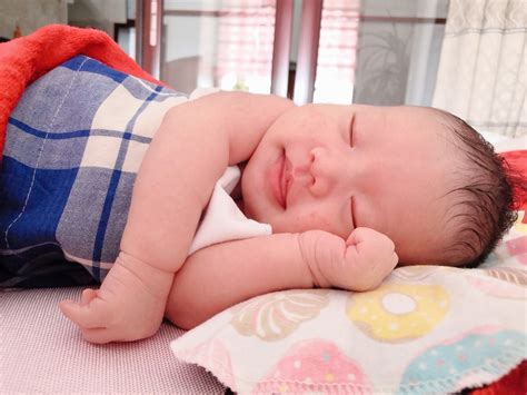 6个月婴儿趴着睡觉好吗（6个月宝宝半夜醒来不哭闹） 幼儿百科 魔术铺