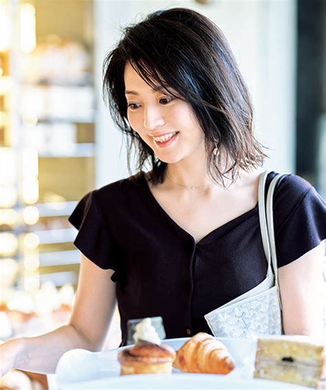 【snap】若く見られるアラフォー読者がスキンケア以外にしていることとバッグの中身 美st Online
