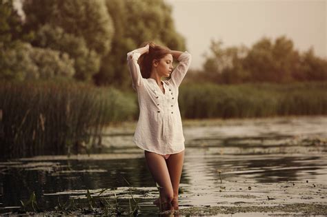 무료 이미지 여자들 레이디 모델 사람 사진술 벽지 하늘 People In Nature 플래시 사진 행복