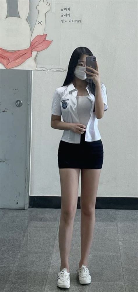 보드1에 있는 Jay Lee님의 핀 여자 교복 청소년 여자 패션 패션