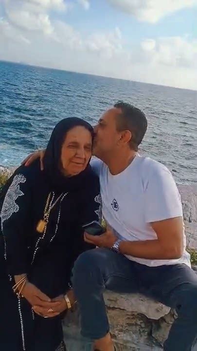 الله يطول بعمرك يا حبيبة روحي ويخلي امهاتكم جميعاً اكسبوا رضى الام