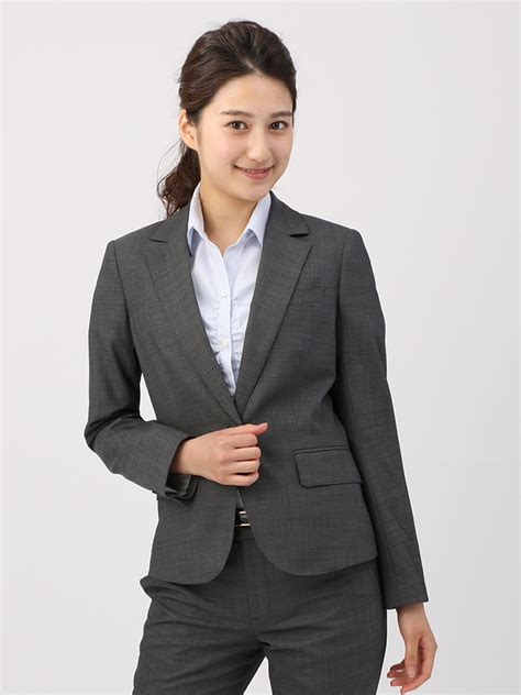 ボード「ladies Suits」のピン