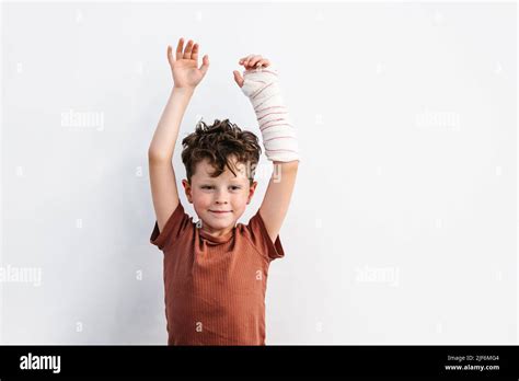 Bras Dans Le Platre Banque De Photographies Et Dimages à Haute
