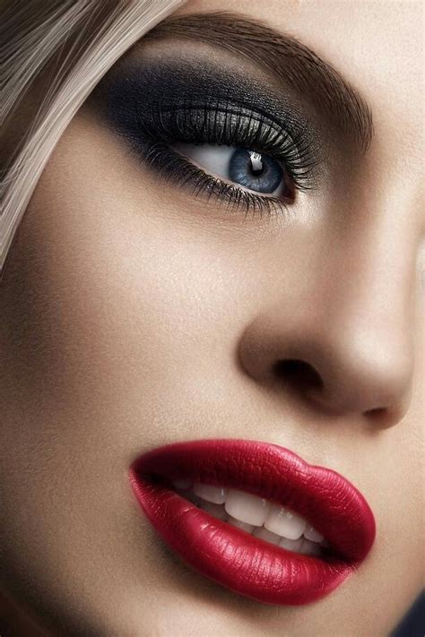 Pin By Nbvnmc On Red Lips Beautiful Lips Smoky Eye Red Lips