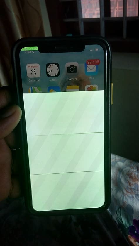 iphone screen flickering apple community