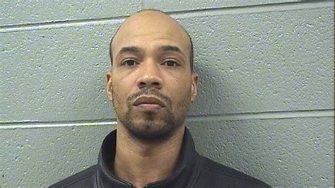 Man Charged With Attacking Pregnant Woman On Cta Train Fox 32 Chicago