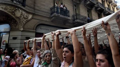 41 Fotos De La Marcha De Mujeres A Plaza De Mayo Infobae