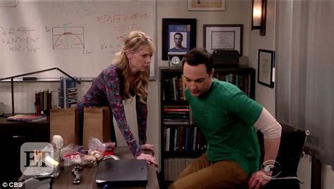 Big Bang Theorys Sheldon Proposes To Girlfriend Amy Daily Mail Online
