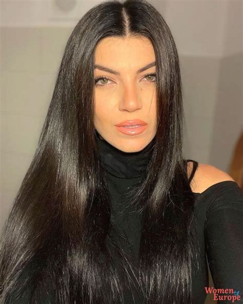 Greek Women Read This Guide Before Dating A Greek Girl