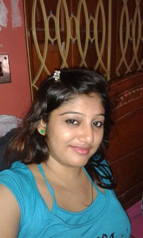 Indian Desi Hot Sexy Girls Indian College Girls Pic 4