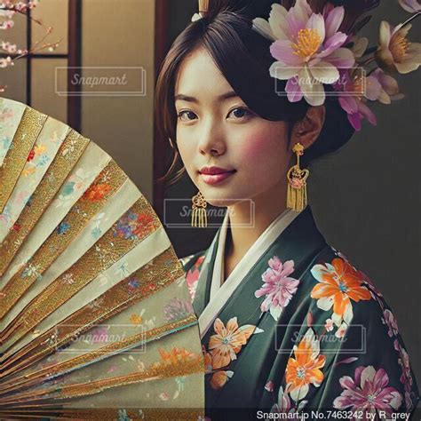 扇子を持った花柄の着物女性の写真・画像素材[7463242] Snapmart（スナップマート）