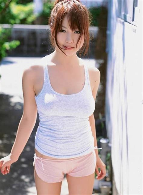【画像あり】タンクトップ姿の女ってエロいよな Vipper速報 アジアの女性 日本のセクシー 女の子