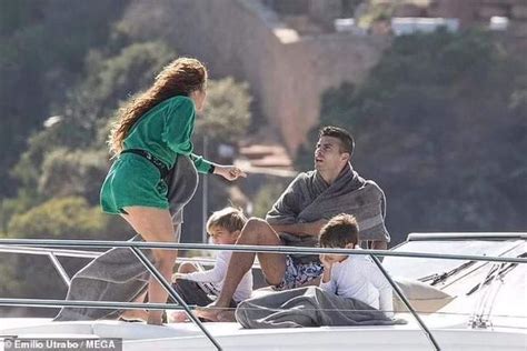 Shakira Y Gerard Piqué Cuando Fueron Fotografiados Discutiendo En Un