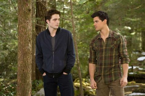 Edward And Jacob Twilight Saga Twilight Breaking Dawn Breaking Dawn