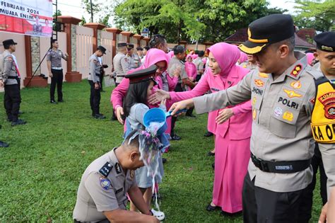 Selamat 42 Personel Polres Muara Enim Naik Pangkat