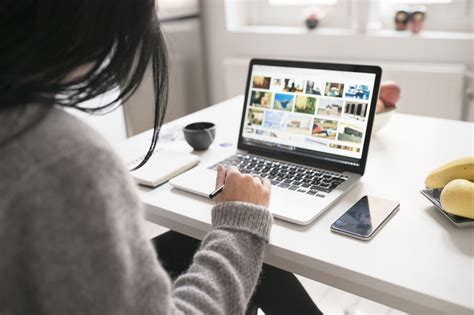 how to be invisible online without going off the grid infographic