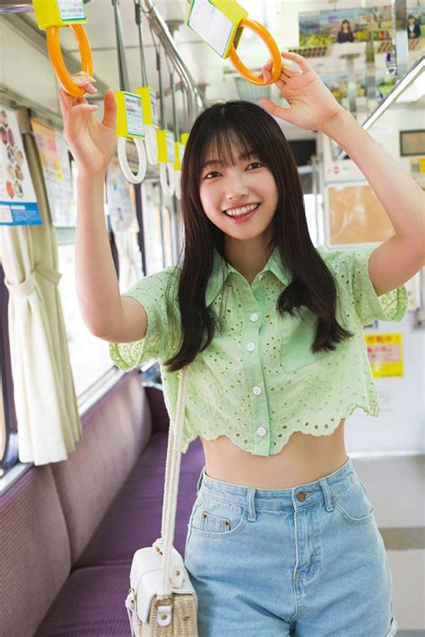 37ページ目 櫻坂46大園玲1st写真集「半分光、半分影」より“裏表紙”4種解禁…珍しく笑っていないカットも｜bubka Web（ブブカ ウェブ）